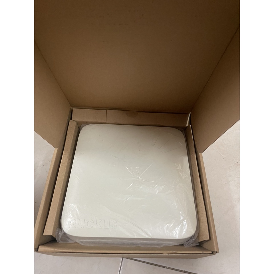 American wifi transmitter with super strong signal Ruckus R700 | Shopee ...