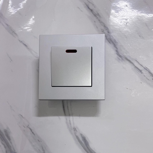 switches power supply incoming aircond / plug socket / soket suis 45A ...