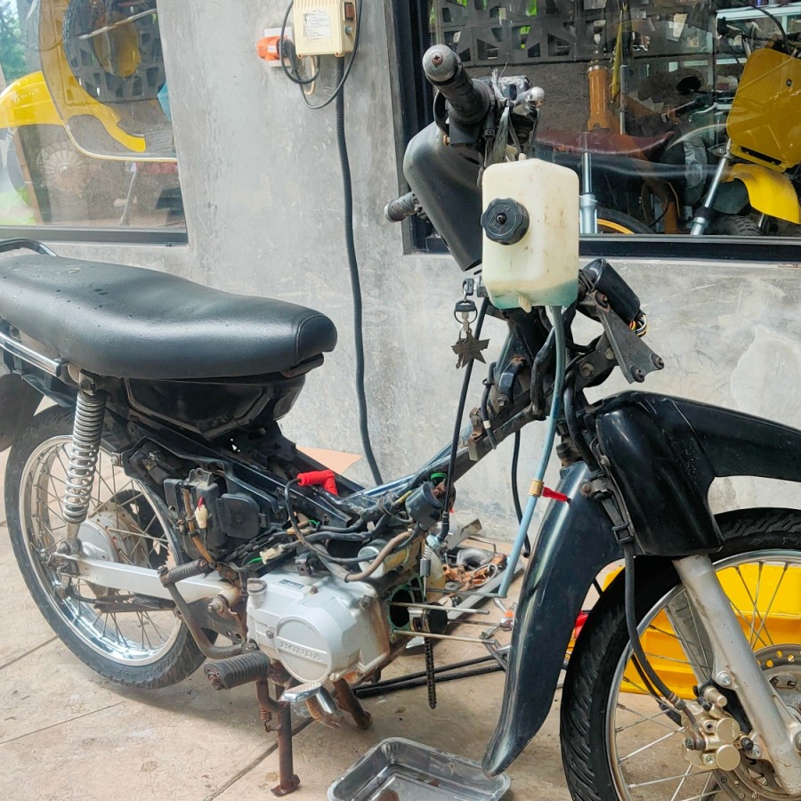 MESIN Duck Motorcycle Engine Restoration Motorcycle Restoration ...