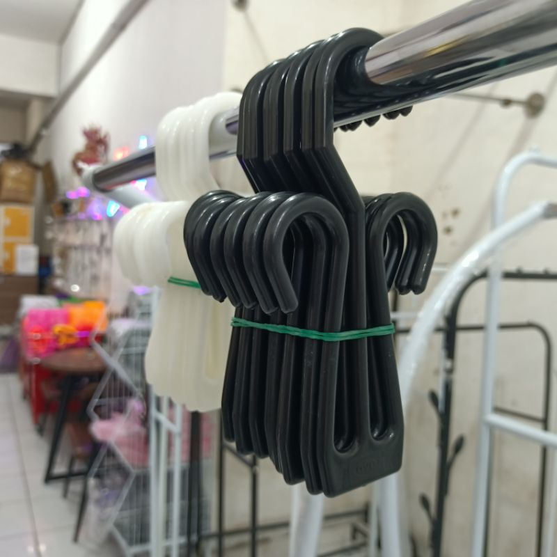 GANTUNGAN 1 dozen shoe/sandal hangers | Shopee Malaysia