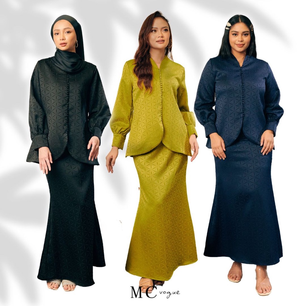 MC Vogue Zuhayra Baju Kurung Kebaya Moden Raya 2023 Textured Buttons ...