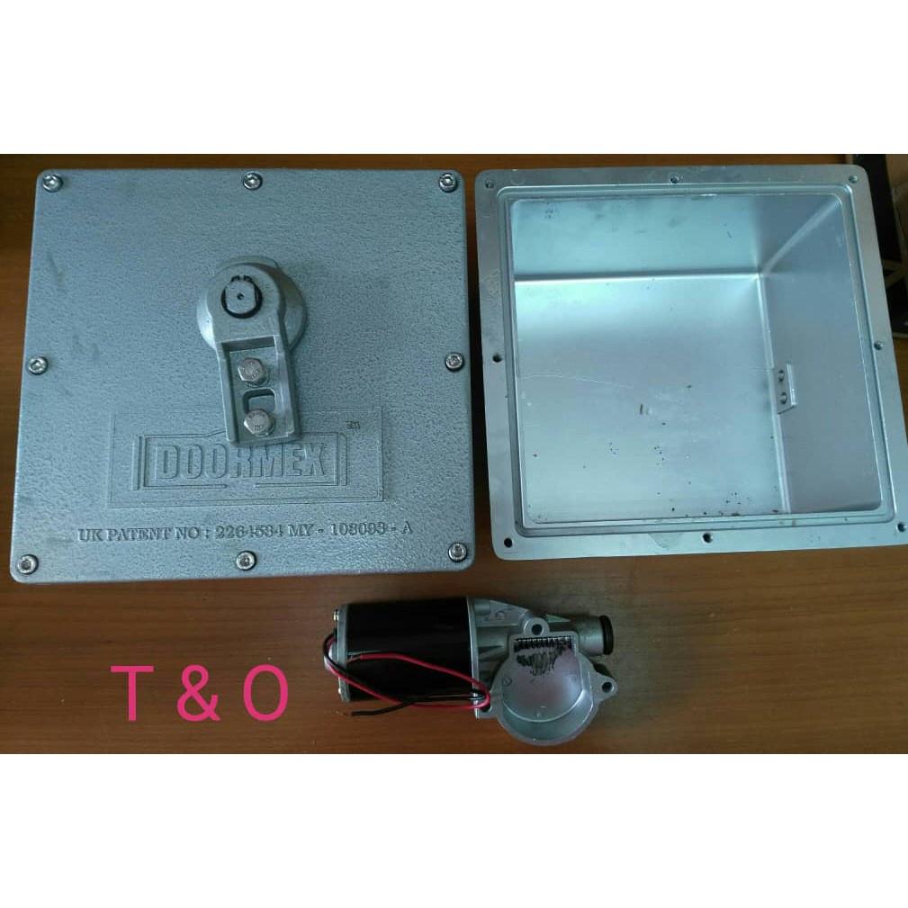 SET OF DOORMEX UNDERGROUND AUTO GATE GEAR BOX INCLUDING DC MOTOR ...