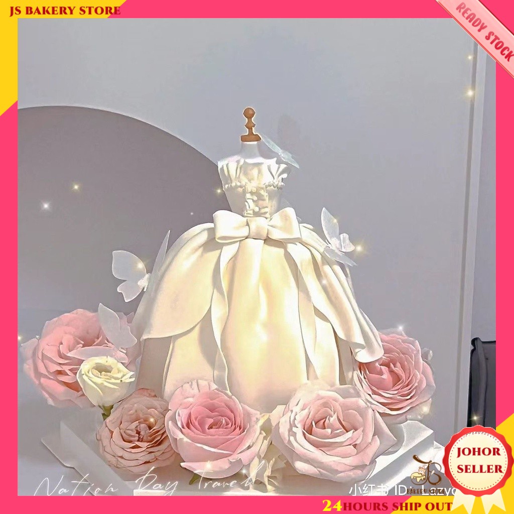 【JS Bakery Store】Model Wedding Dress Cake Topper 模特儿婚纱模蛋糕装饰 | Shopee ...