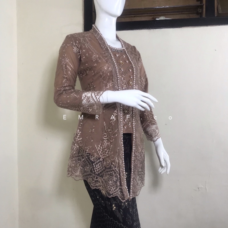 Just At YANE!!! New Flea kebaya/New Flea Brocade/Graduation kebaya ...