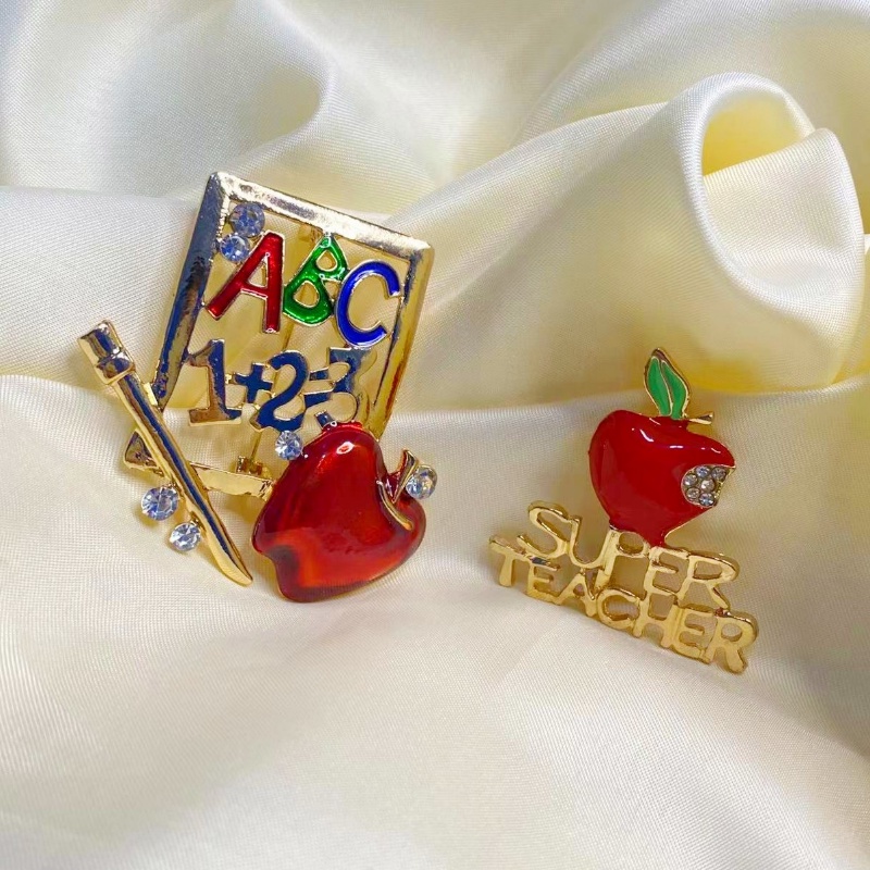 Fashion Cute Apple Brooch Female Brooch Pin Simple Temperament Teachers ...