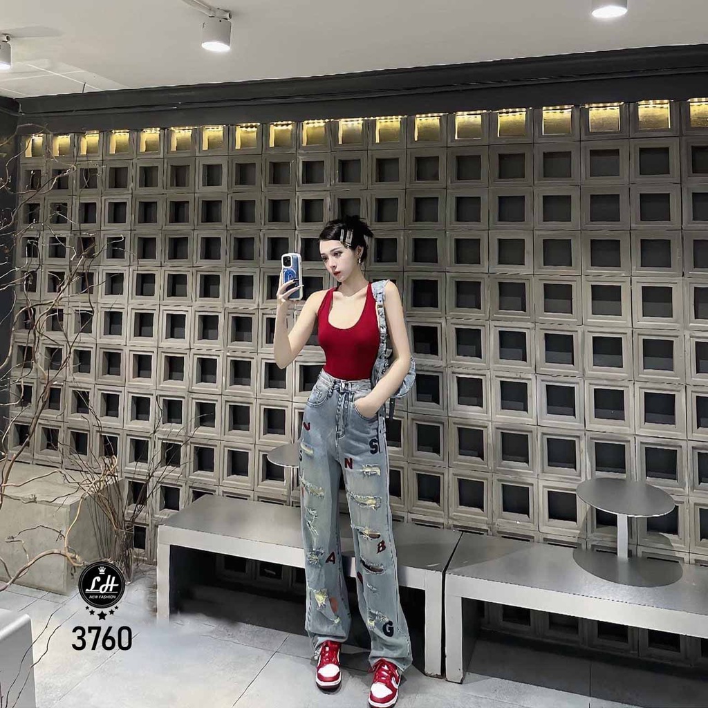Torn female ulzzang wide-legged jeans with stylized embossed pattern Le ...