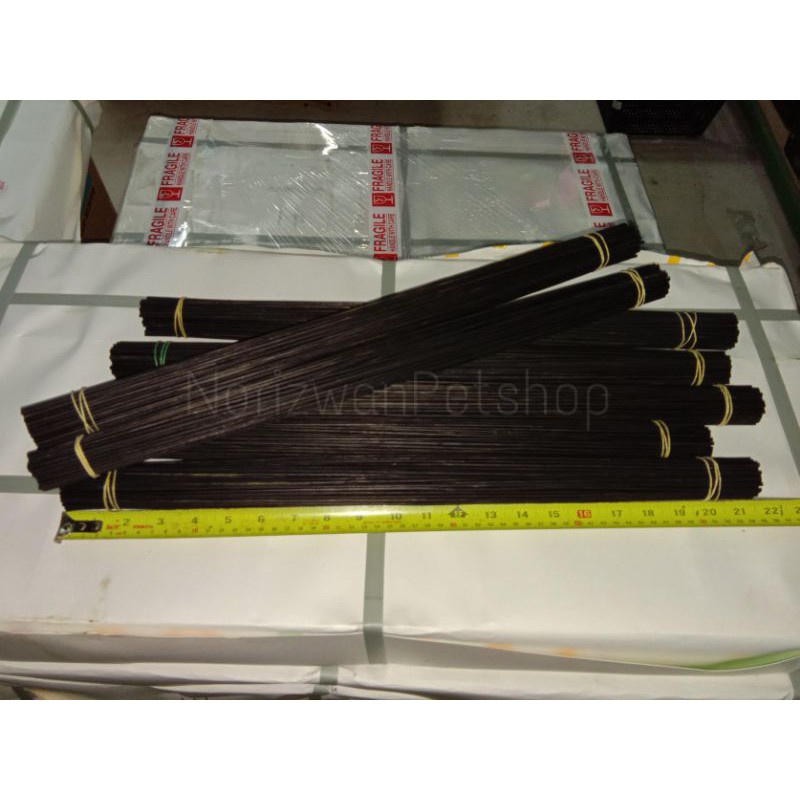 100pc 2.5mm-3.0mm Bilah buluh hitam celup untuk sangkar burung panjang ...