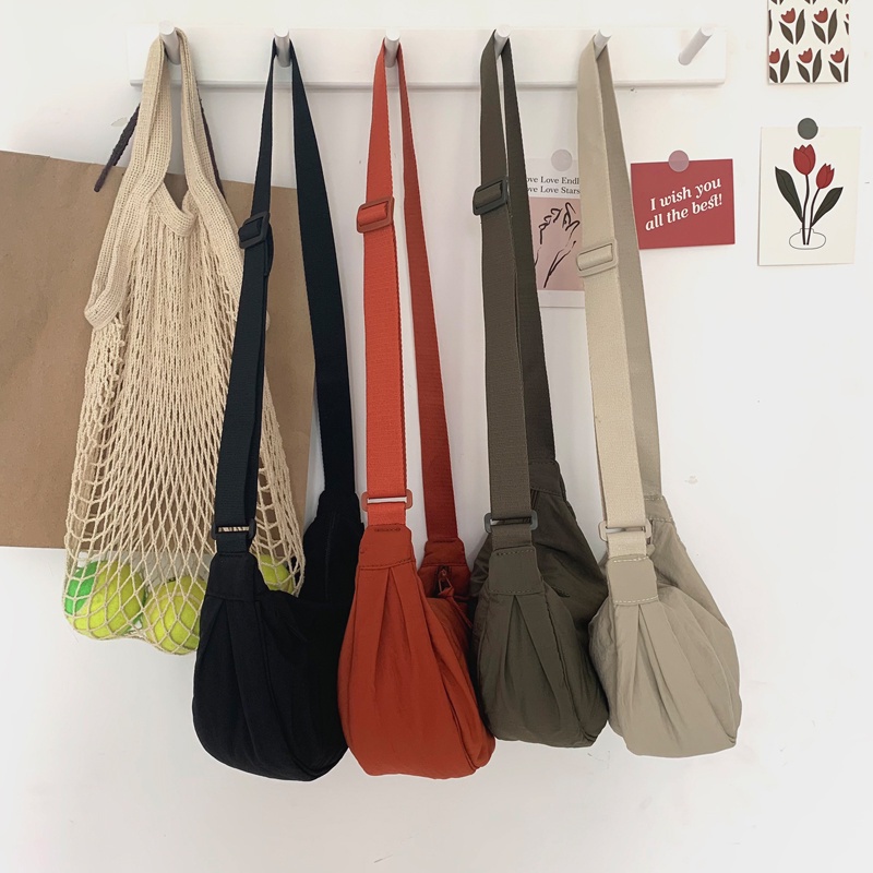 Uniqlo Simple Beg Dumpling Lelaki Viral Sling Beg Unisex Casual Bag ...
