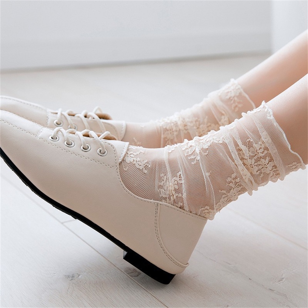 Lace flower calf socks White piles of lace socks women's mid tube socks ...
