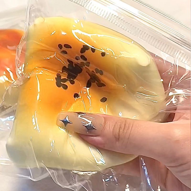 Super soft silicone pinch and decompression toy创意网红流体蛋黄酥ins食玩捏捏发泄学生少女心整 ...