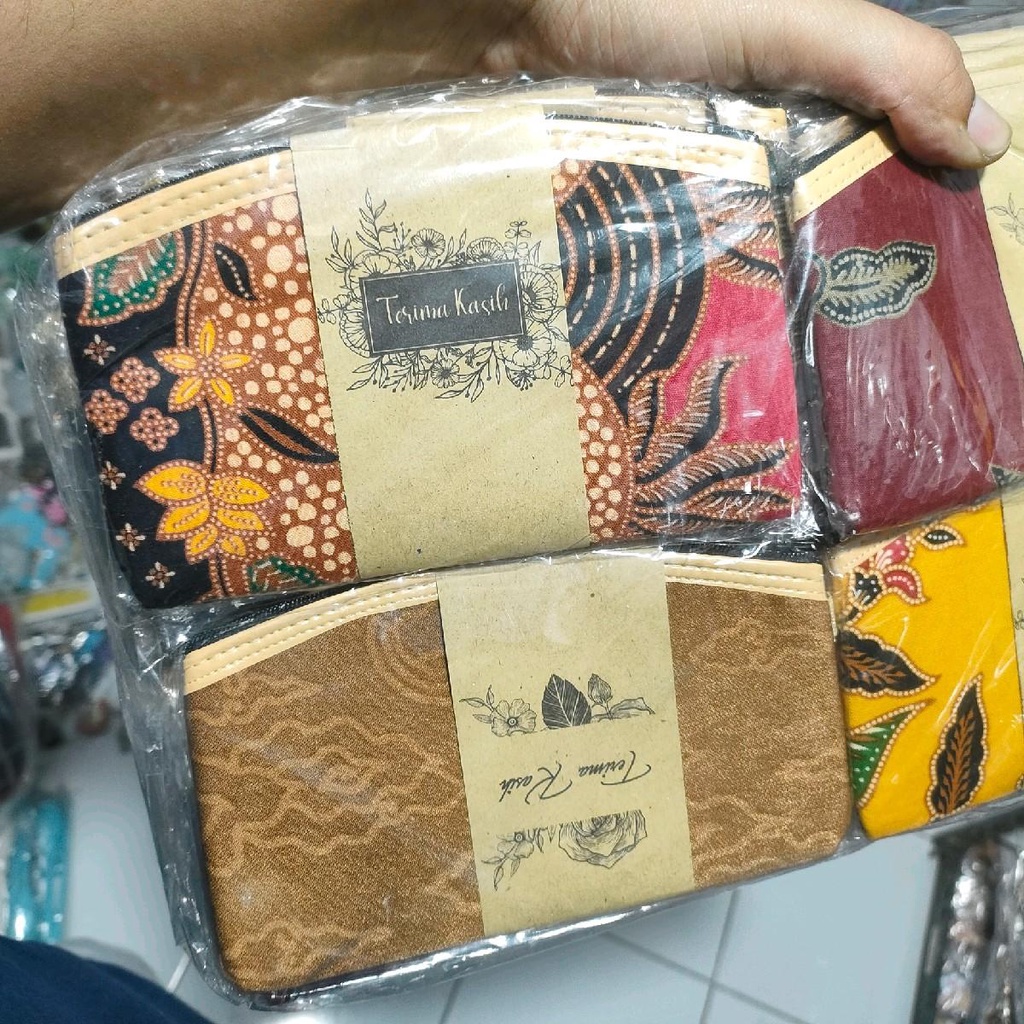50pcs Wedding Souvenirs batik Wallets In Plastic Packaging Size 16cm ...