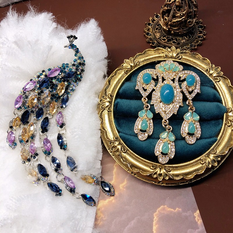 Exquisite Crystal Rhinestone Zircon Peacock Brooch for Women Attending ...