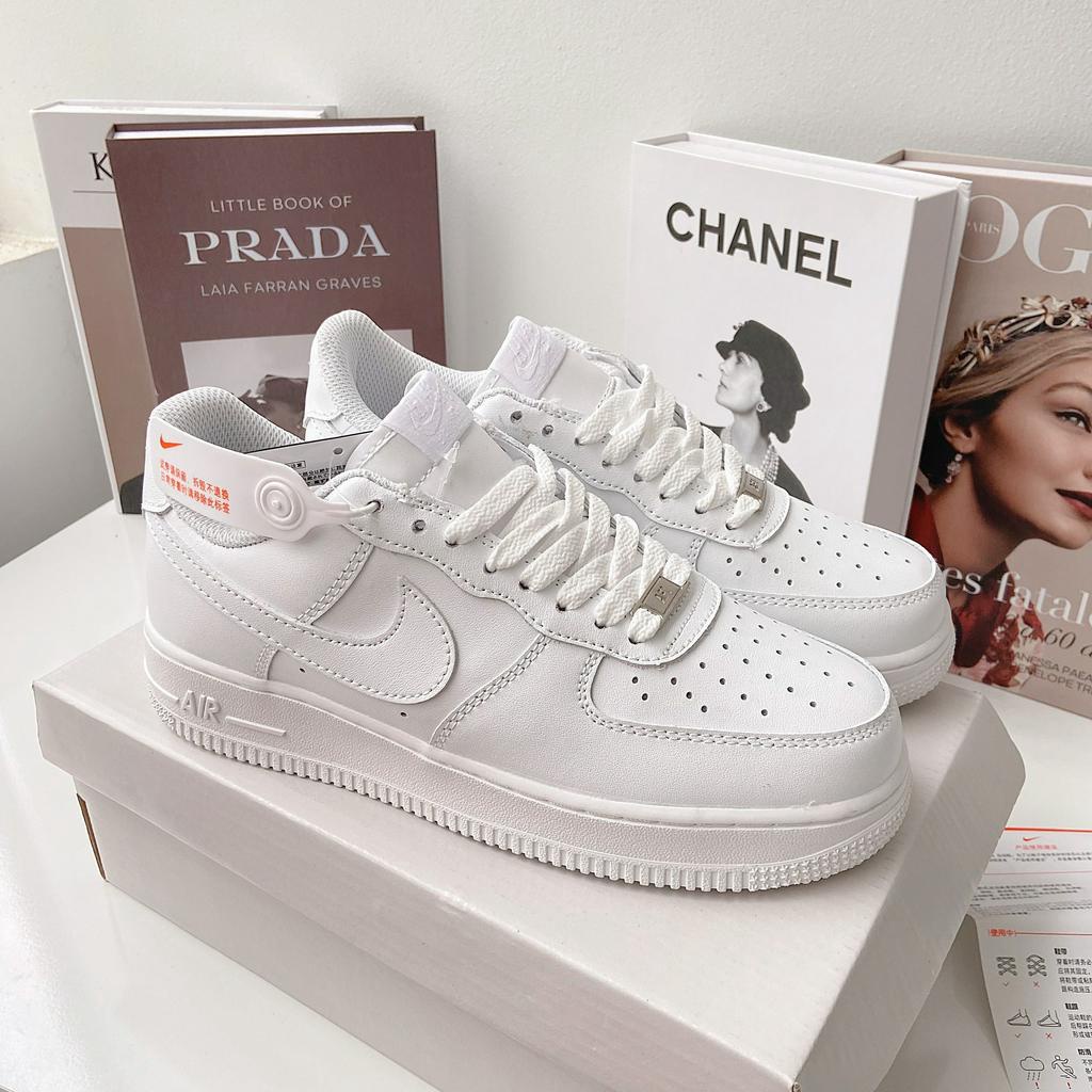 Air force 1 af1 Sneakers In White For Men And Women With Socks And ...
