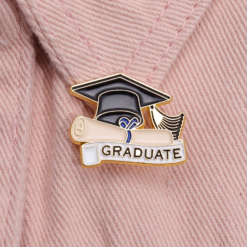 Creative Bachelor's Cap Graduation Commemorative Enamel Lapel Pin ...