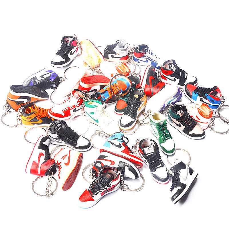 (New Link) 1:6 scale 3D basketball shoe keychain, can be worn for ...