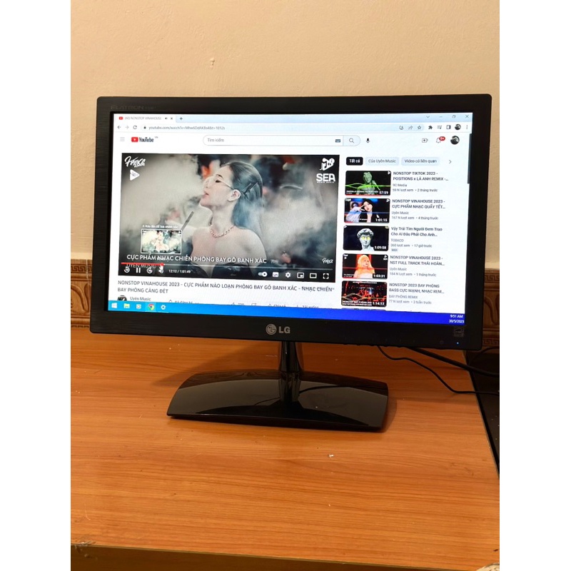 Lg 19 inch led screen is bright and beautiful as shown in the picture ...