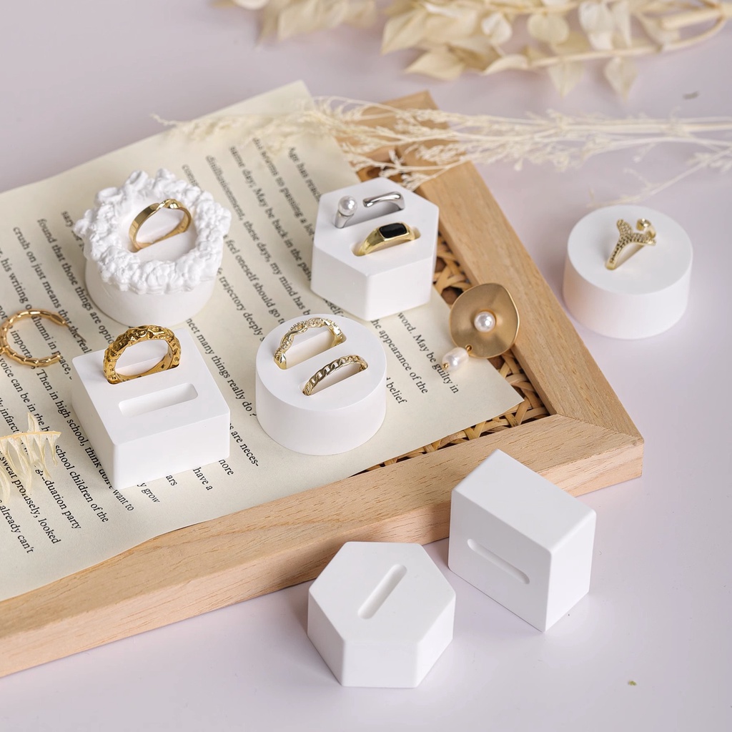 Creative Plaster White Jewelry Ring Display Bracket Bracket Storage ...