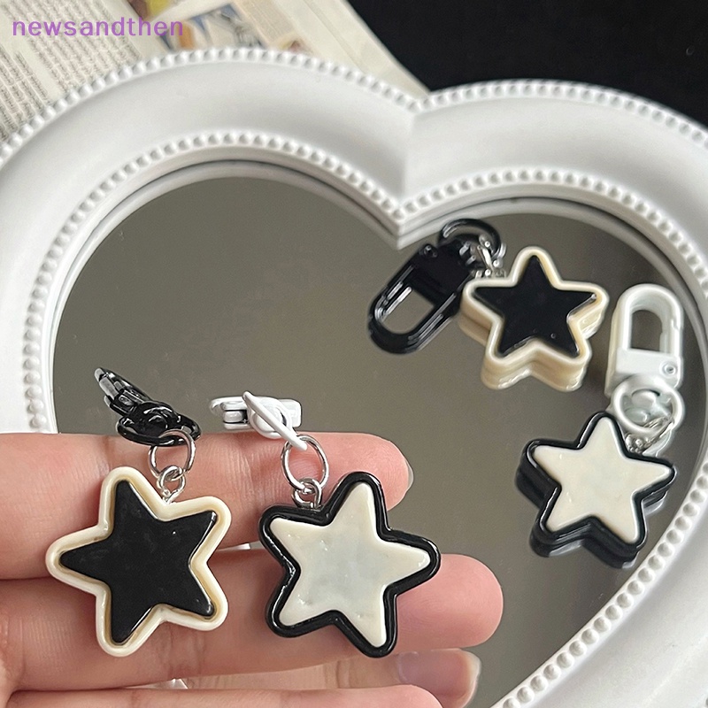 newsandthen Cute Simple Black White Stars Keyring Y2k Vintage Pentagram ...