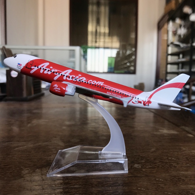 Malaysia Airlines AirAsia Plane Model Boeing 737 747 Airbus 320 Die ...