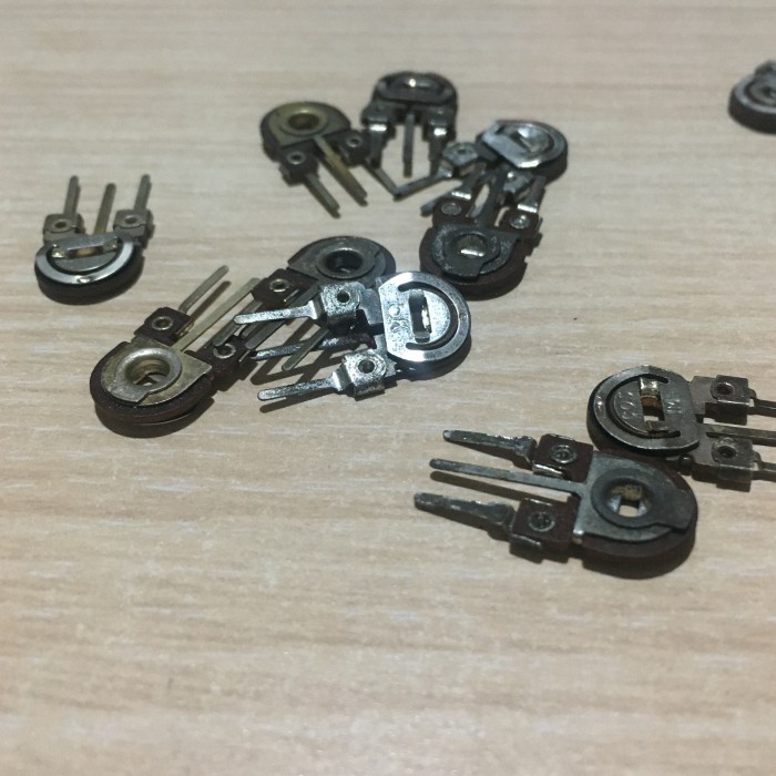 Part2 Trimpot Trimmer Potentiometer Variable Resistor 300k 300kilo Ohm 25pcs Shopee Malaysia