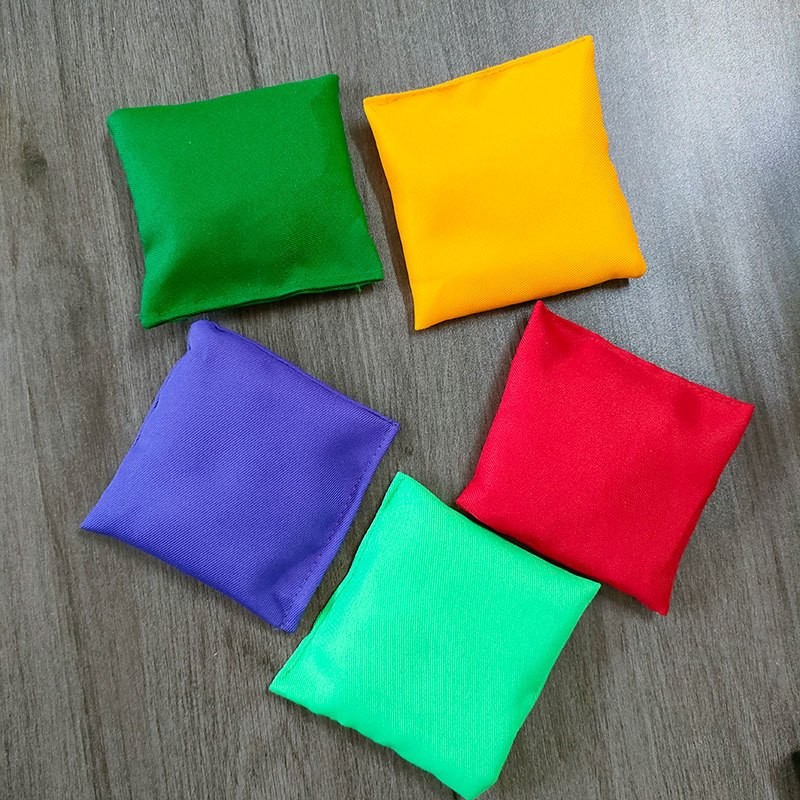 Multi-colored sandbags for long-throwing fitness for children, students ...