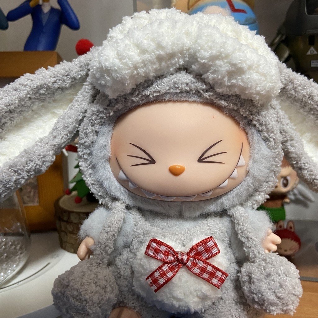 Pop Mart Labubu Labubu Second Generation Sitting Pie Gray Rabbit Set ...