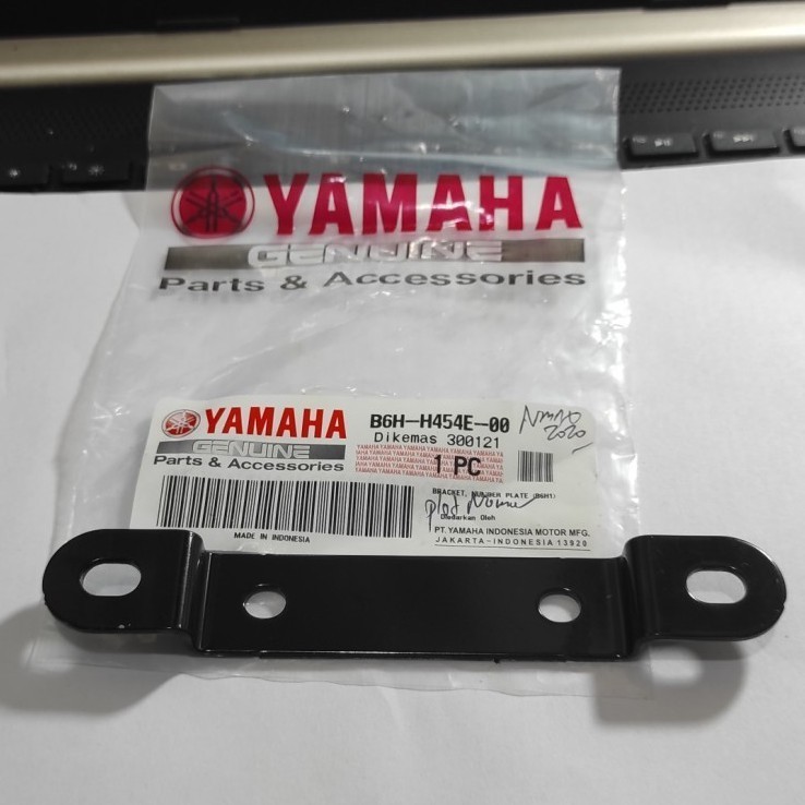 Yamaha NMax 155 Connected Front Number Plate Bracket B6H-H454E-00 FSK ...