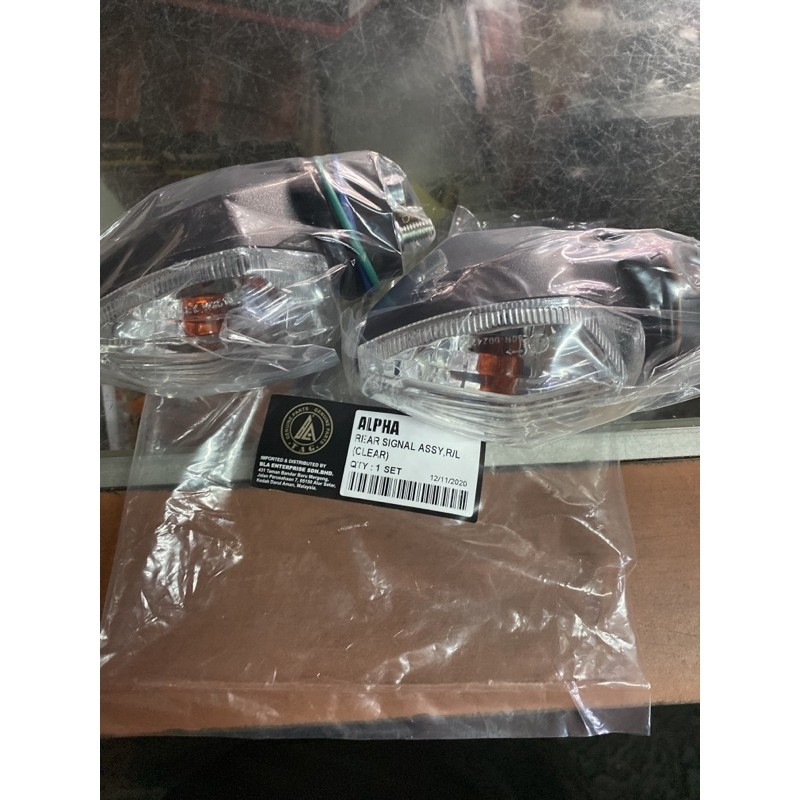 WAVE ALPHA REAR SIGNAL ASSY R/L (clear) complete Honda RS150/Wave Alpha ...