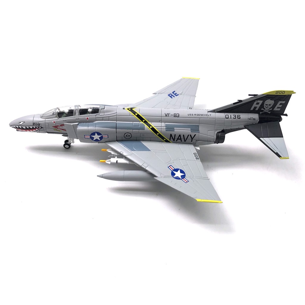 1: 100 F-4 Ghost Fighter Bomber Pirate Flag American Aircraft Carrier ...