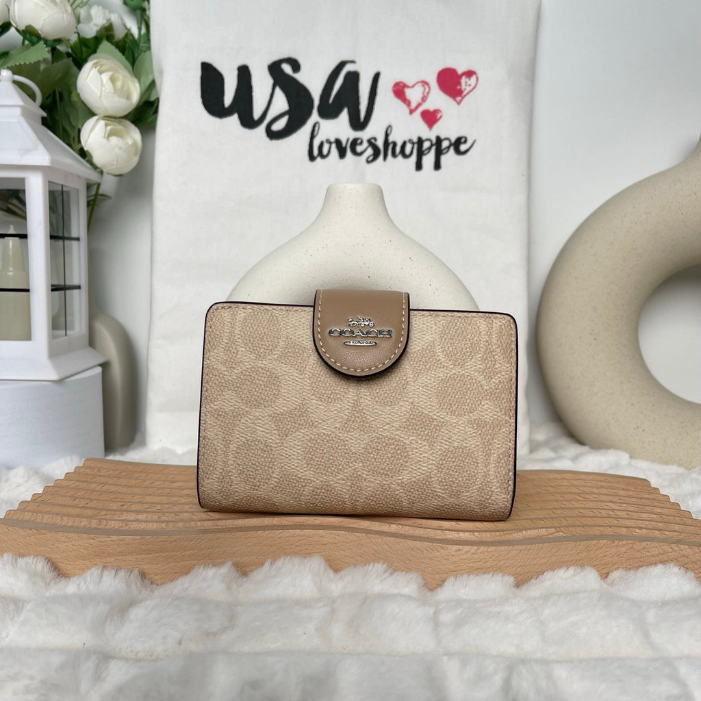 [DEFECT][READY STOCK MY] Medium Corner Zip Wallet In Signature Canvas ...