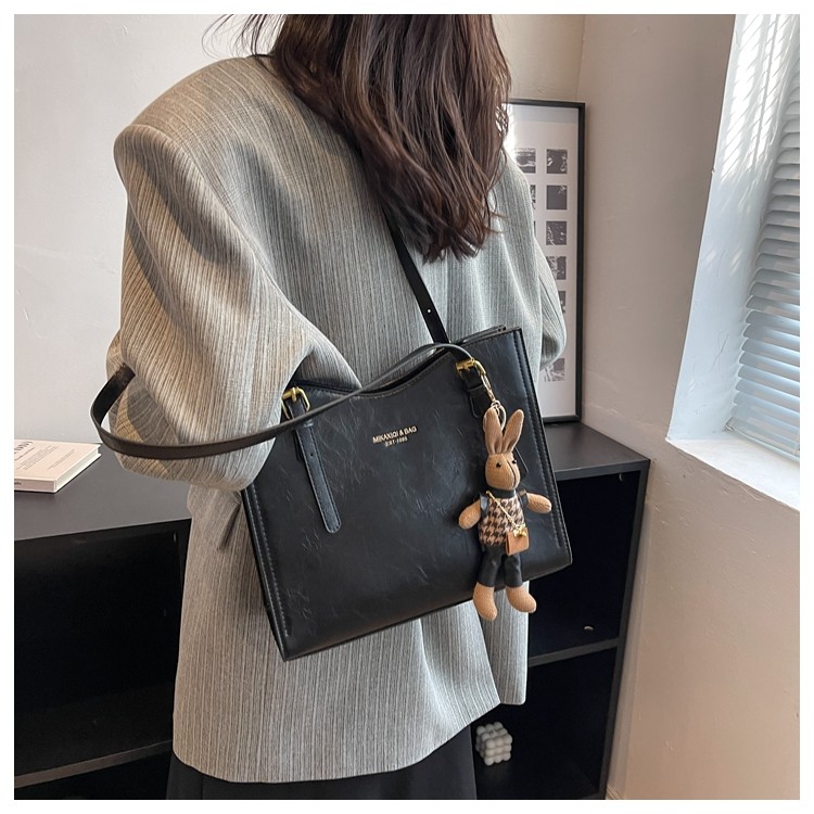 Commuter Large-Capacity Bag 2025 Spring New Style Female Bag Fashion ...