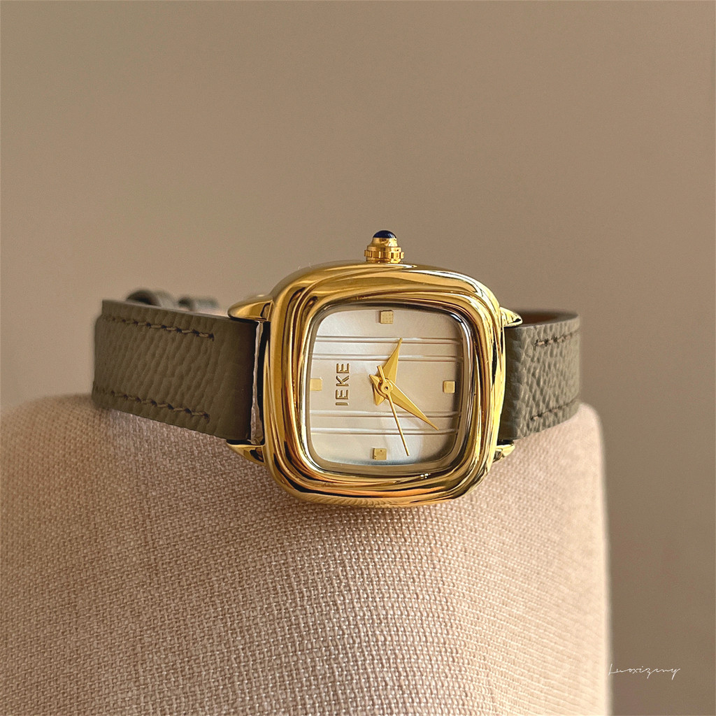 New Vintage-Inspired Women's Small Square Watch – Luxe Retro Aesthetic ...