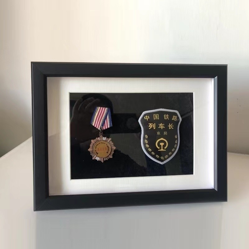 Medal Photo Frame › Medal Display Frame Badge Storage Table Badge Badge ...