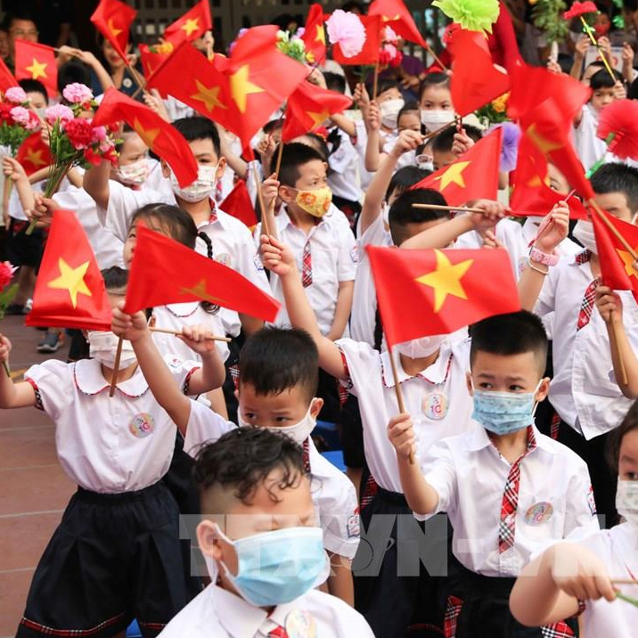 Combo of 10 waving flags, Handheld Red Flag with Yellow Star, Beautiful ...