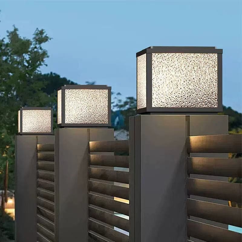 Courtyard solar lighting gate pillars garden lights outdoor villa gate ...