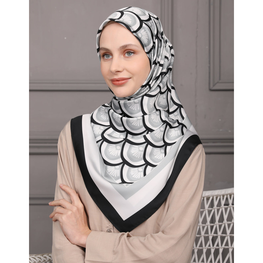 GIO FABRICS CARYS SQUARE SCARF (BLACK) | Shopee Malaysia