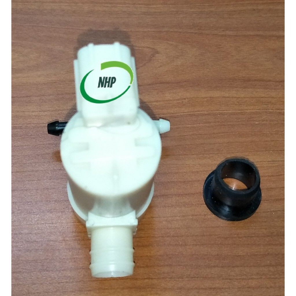 Nissan Grand Livina, Murano, Latio Aeroback, NV200 urvan Wiper Tank ...