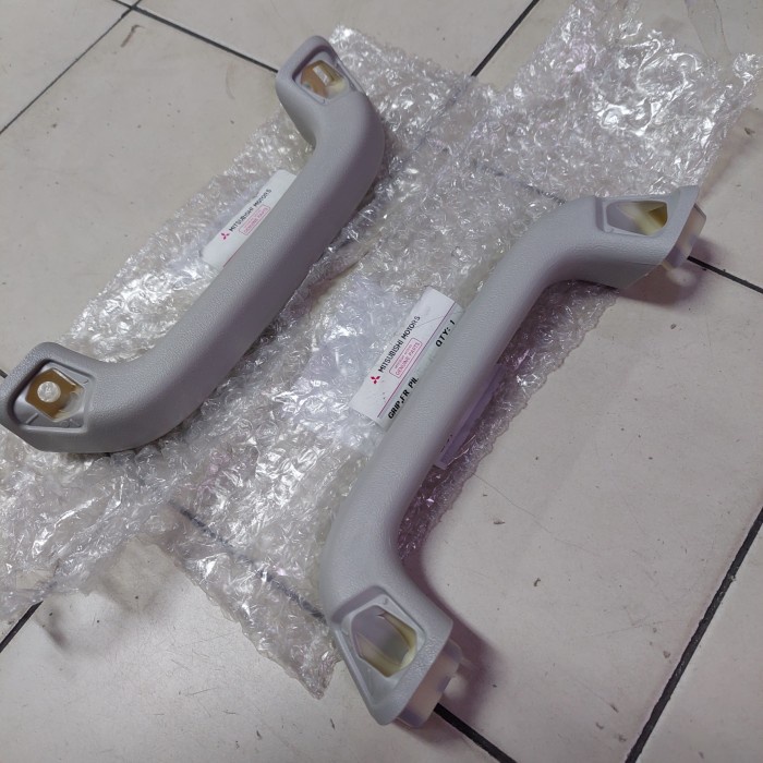Original Mitsubishi All New Pajero Sport All New Triton Front Pillar ...
