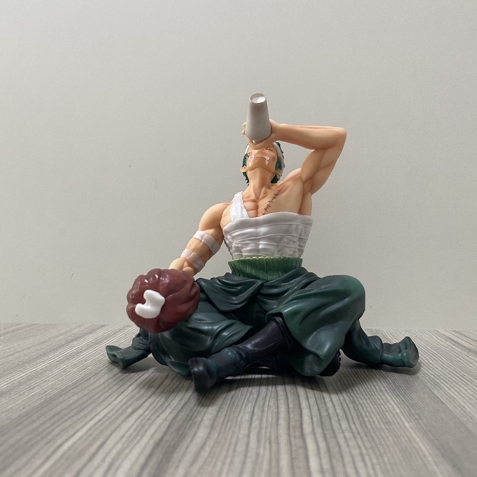 One Piece BT Drinking Wine Eating Meat Sauron Figure Military Uniform ...