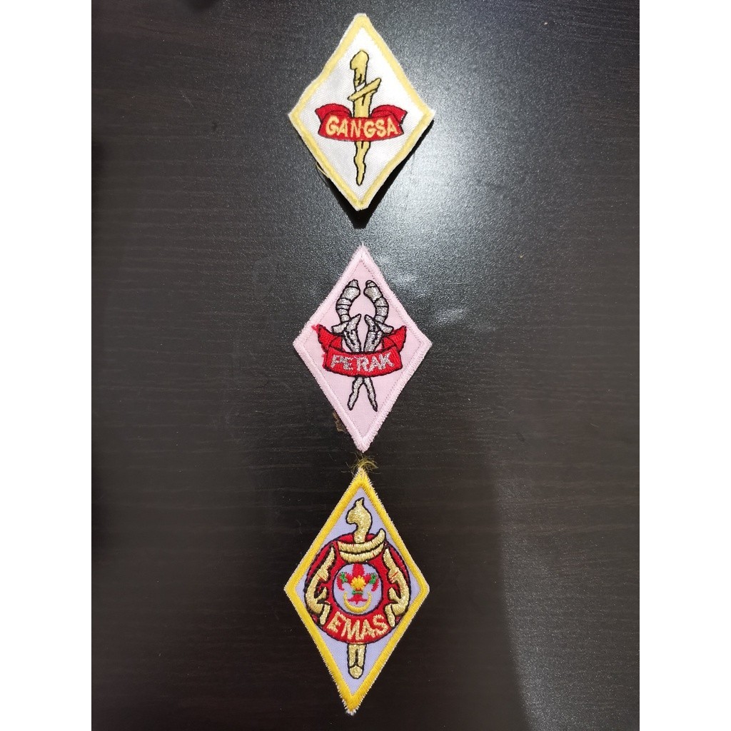 MALAYSIA CUB SCOUT BADGES KERIS GANGSA,PERAK.EMAS 3RD ISSUE TYPE 1 ...
