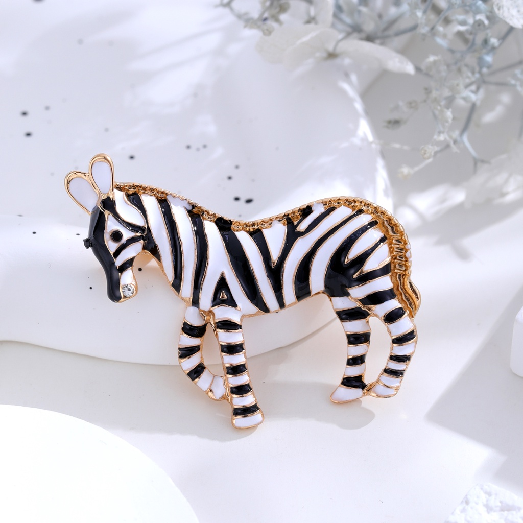 European American Retro Medieval Zebra Brooch Oil Drip Animal Pin Coat ...