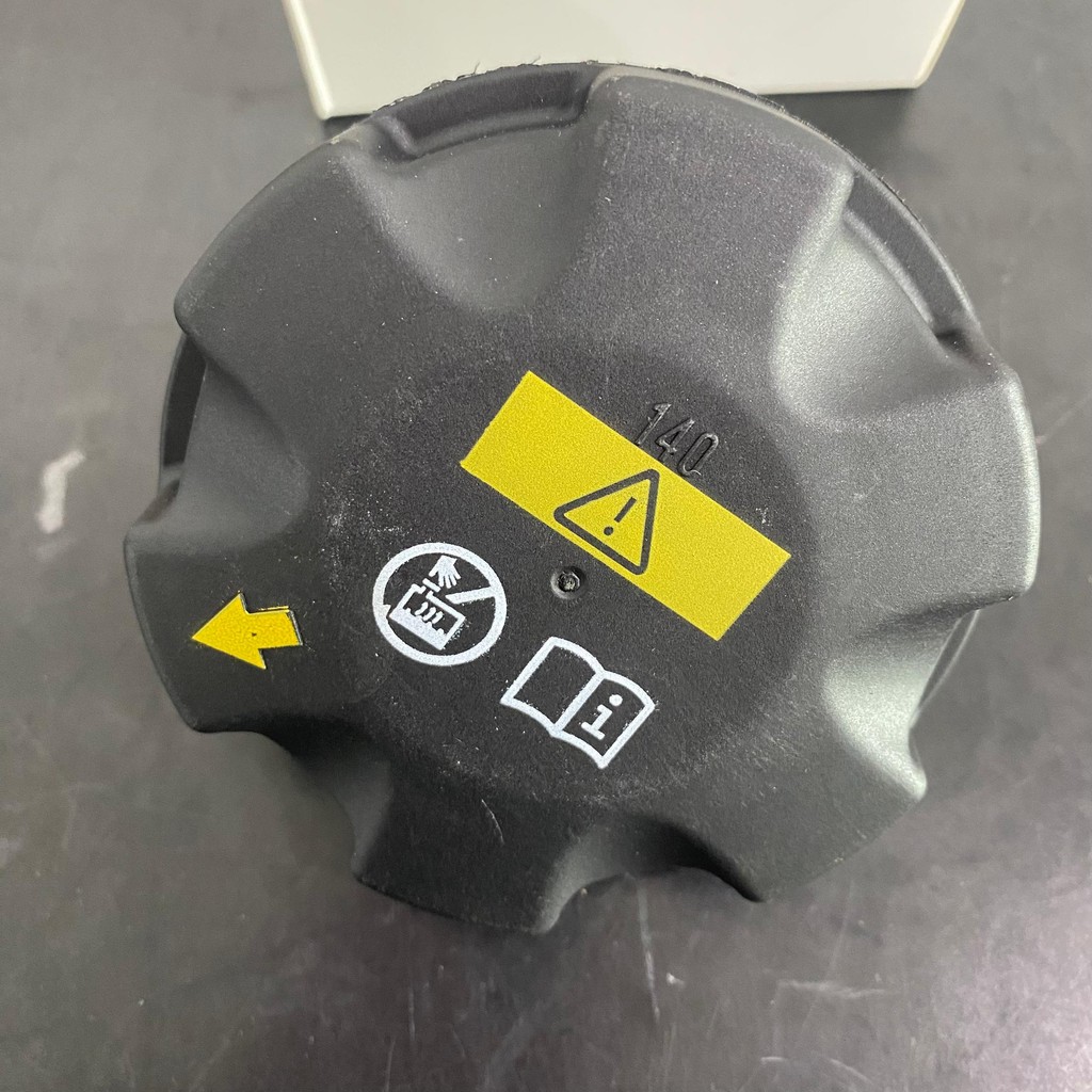 BMW Expansion Tank Cap Sealing Cap Coolant Tank E90 F30 F32 F83 E60 F10 ...