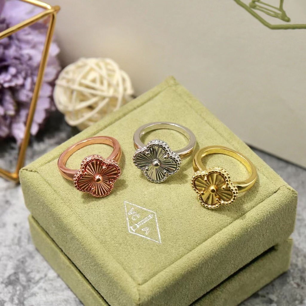 Van 18k Gold Coating Four Sheets Laser Clover Diamond VCA Cleef Ring ...