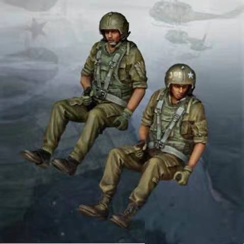 Fun Reward GK 1/35 Resin Soldier Model World War II Soldier Pilot Two ...