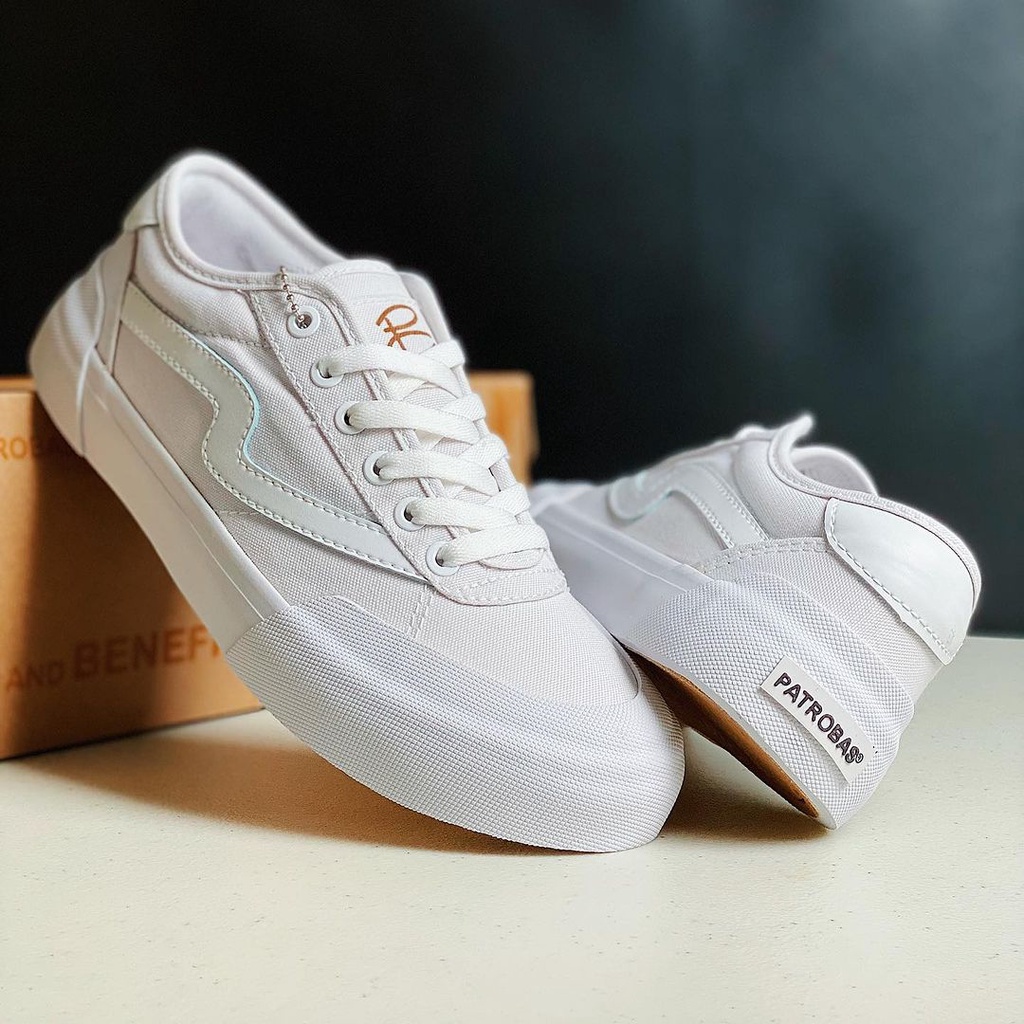Patrobas New Ivan Triple White Low (100% Authentic) | Shopee Malaysia