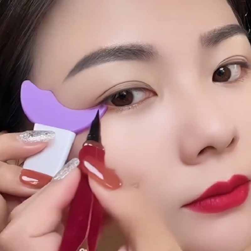 Novice Painting Eye Makeup Aid Cute Crescent Baffle Multifunctional ...