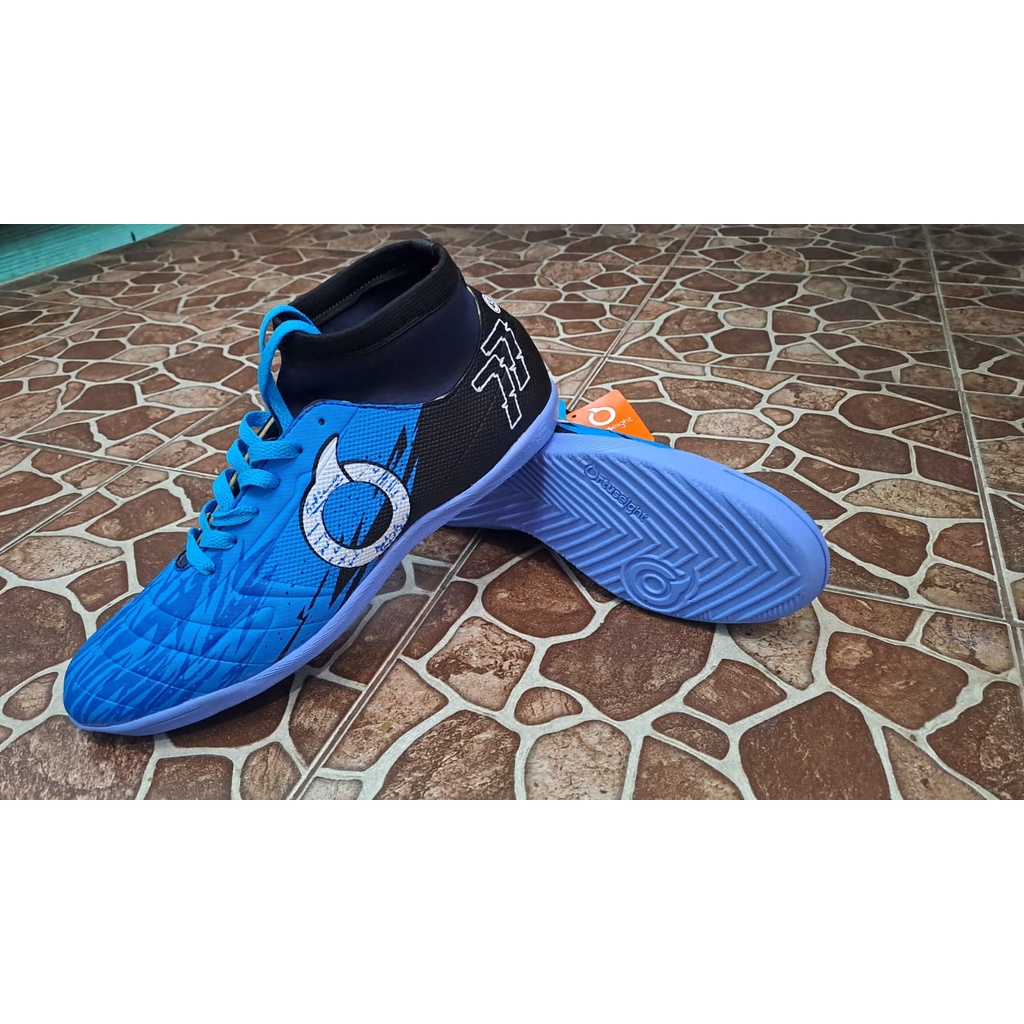 Sepatu futsal ortuseight catalyst liberte grade ori spatu futsal ...