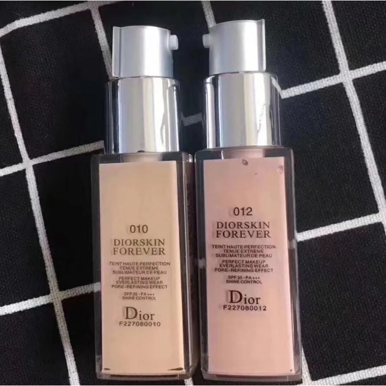 Dio r Oil Control Long Lasting Brightening Liquid Foundation Sample ...