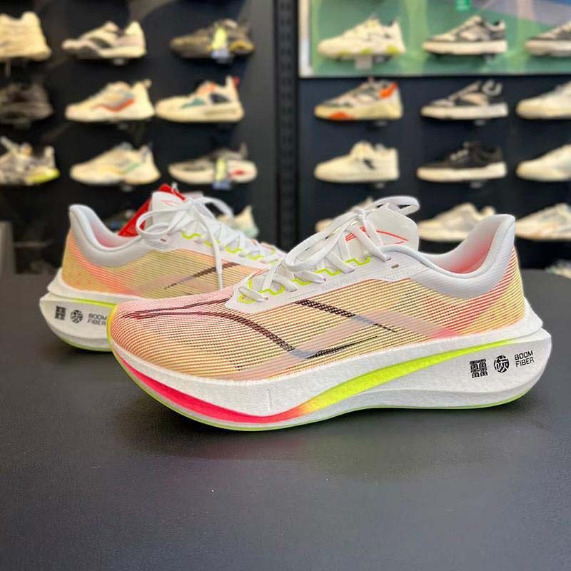 Cool Design Running Shoes for Men and Women Breathable Shock-absorbing ...