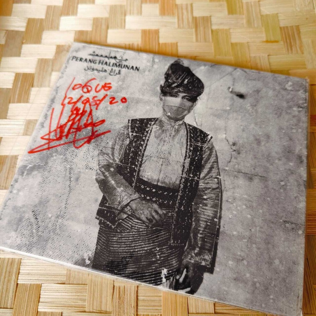 (Used) MONOLOQUE Perang Halimunan CD (Autographed!) | Shopee Malaysia